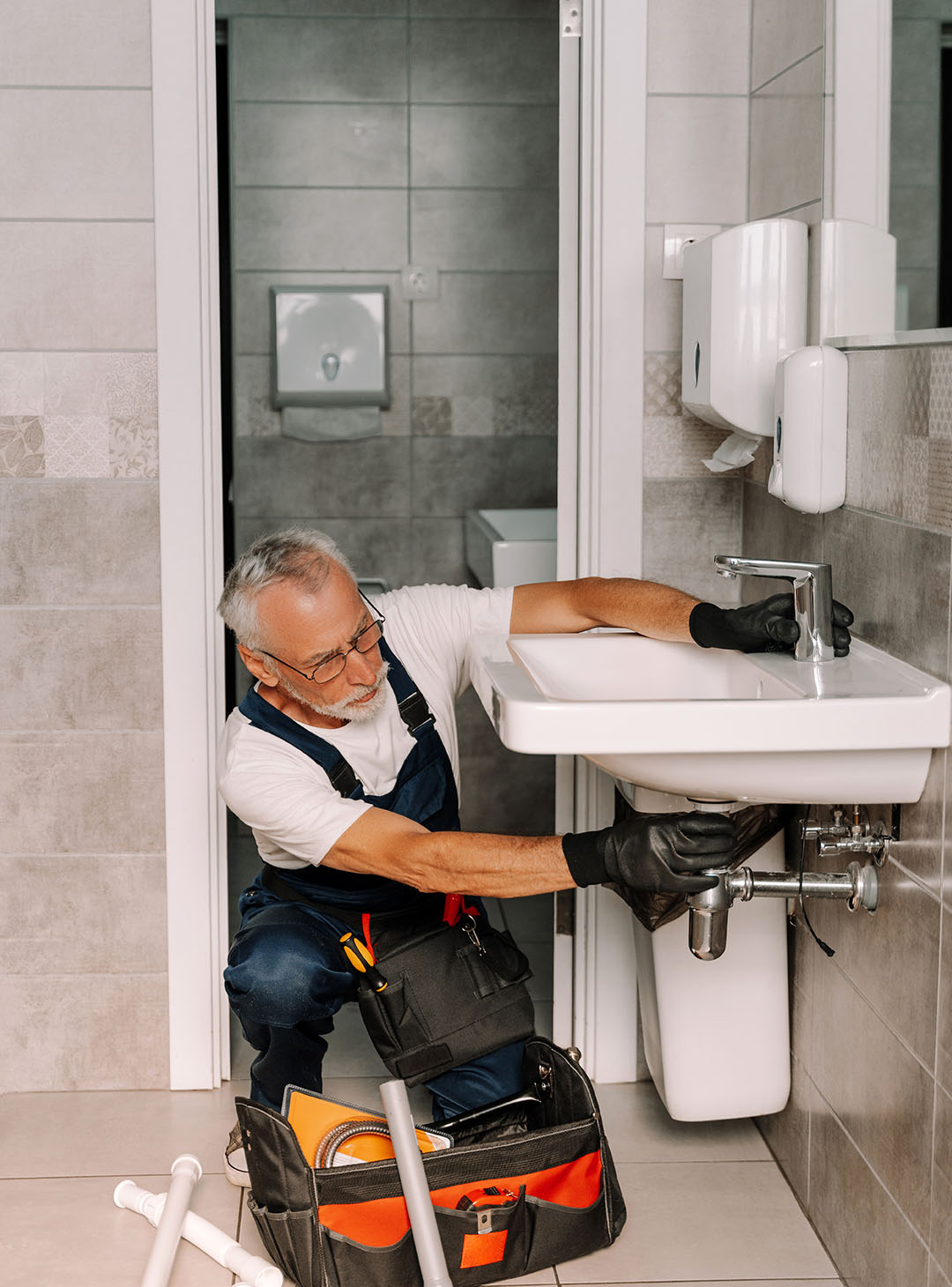 AI Receptionist for Plumbers | Emergency Answering Service